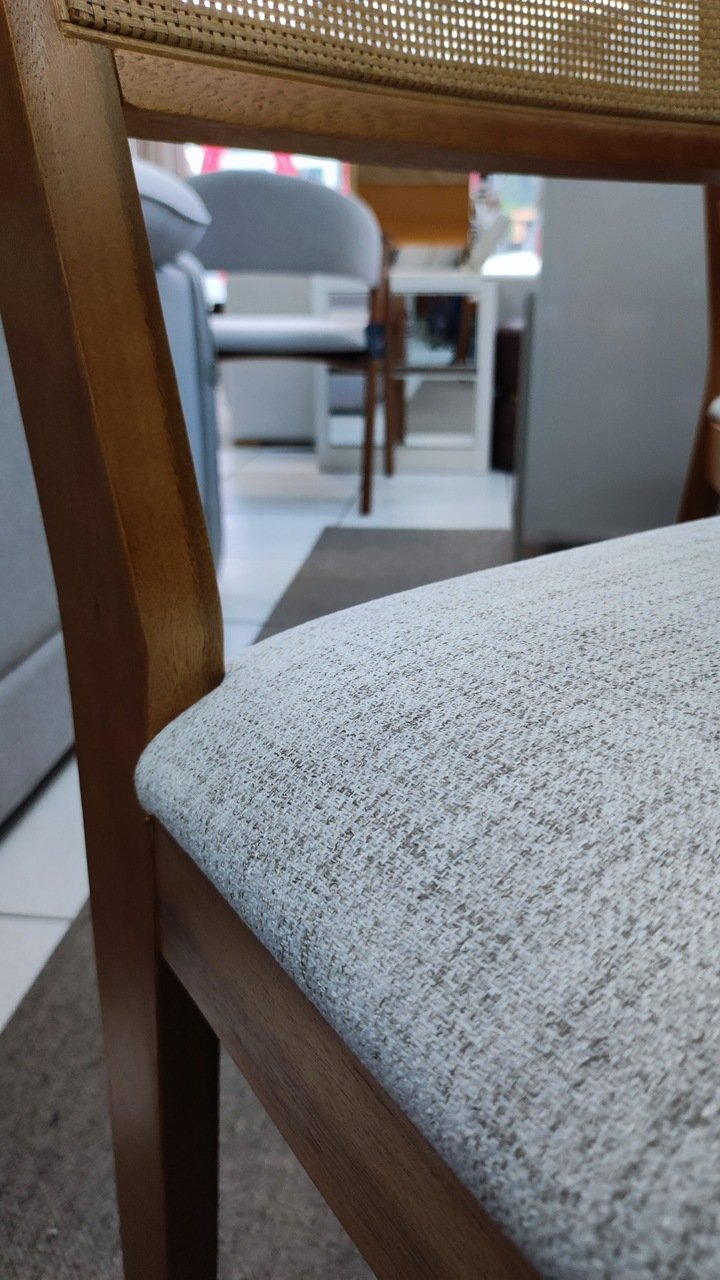 4 Unidades de Cadeira de Jantar Estofada Íris em Madeira Maciça